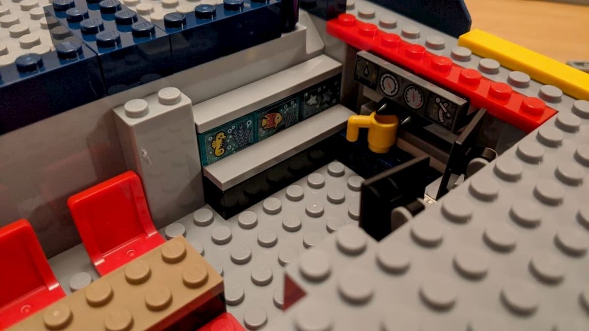 LEGO City 60266 Ocean Exploration Ship Review - That Brick Site