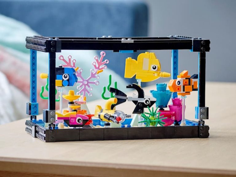 Should You Put LEGO in a Fishtank? (+ 5 Awesome Ideas) - That Brick Site