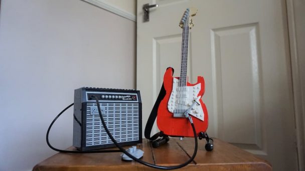 LEGO Ideas 21329 Fender Stratocaster Review - That Brick Site