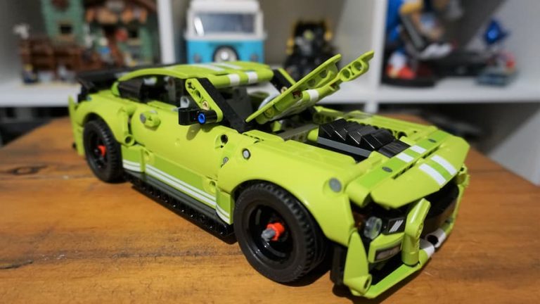 LEGO Technic 42138 Ford Mustang Shelby GT500 Review - That Brick Site