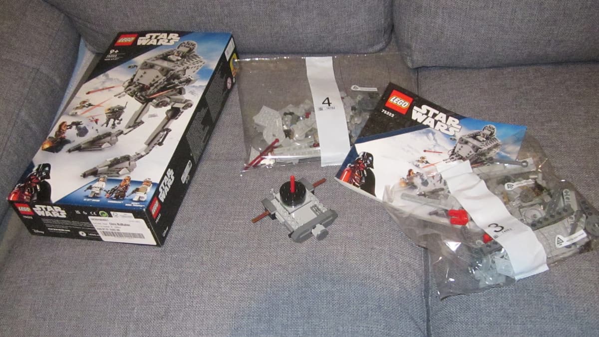 LEGO Star Wars 75322 Hoth AT-ST Review - That Brick Site